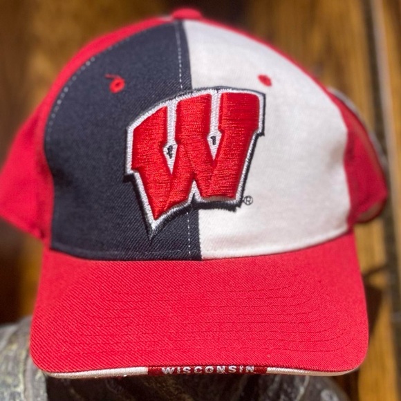 Zephyr | Accessories | Vintage University Of Wisconsin Badgers Fitted ...